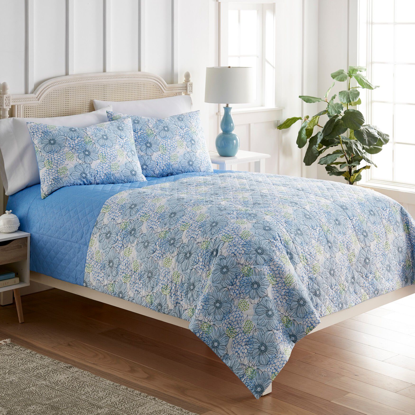 Seersucker Floral Design 6-in-1 Quilt Set | Fullbeauty Outlet